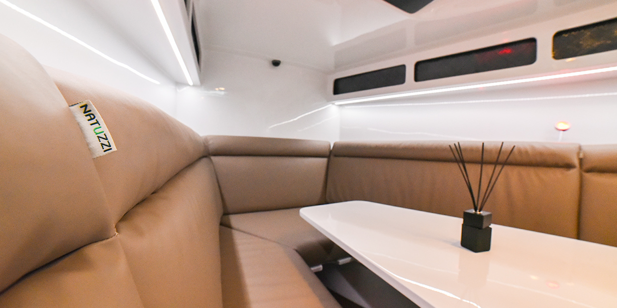 NEO 400+ FULL CARBON OFFSHORE FAST LIGHT CRUISER RACER