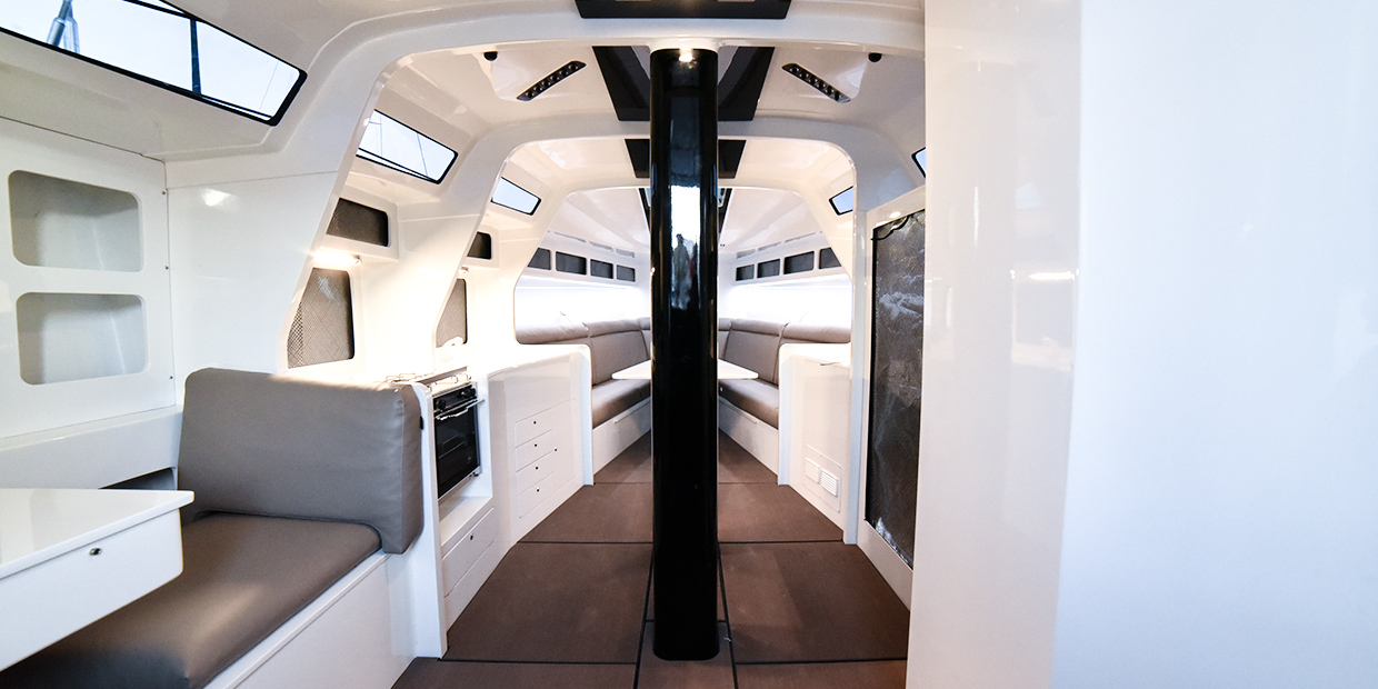 NEO 400+ FULL CARBON OFFSHORE FAST LIGHT CRUISER RACER