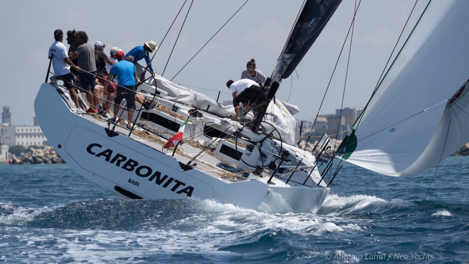 Neo 570c – Neo Yachts & Composites