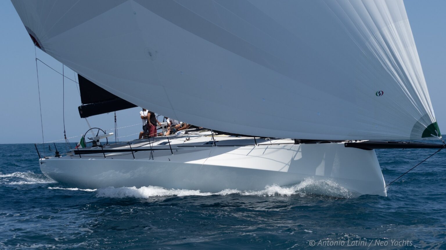 Neo 570c – Neo Yachts & Composites