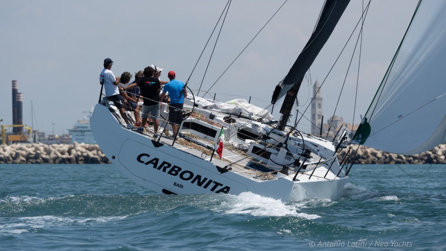 Neo 570c – Neo Yachts & Composites