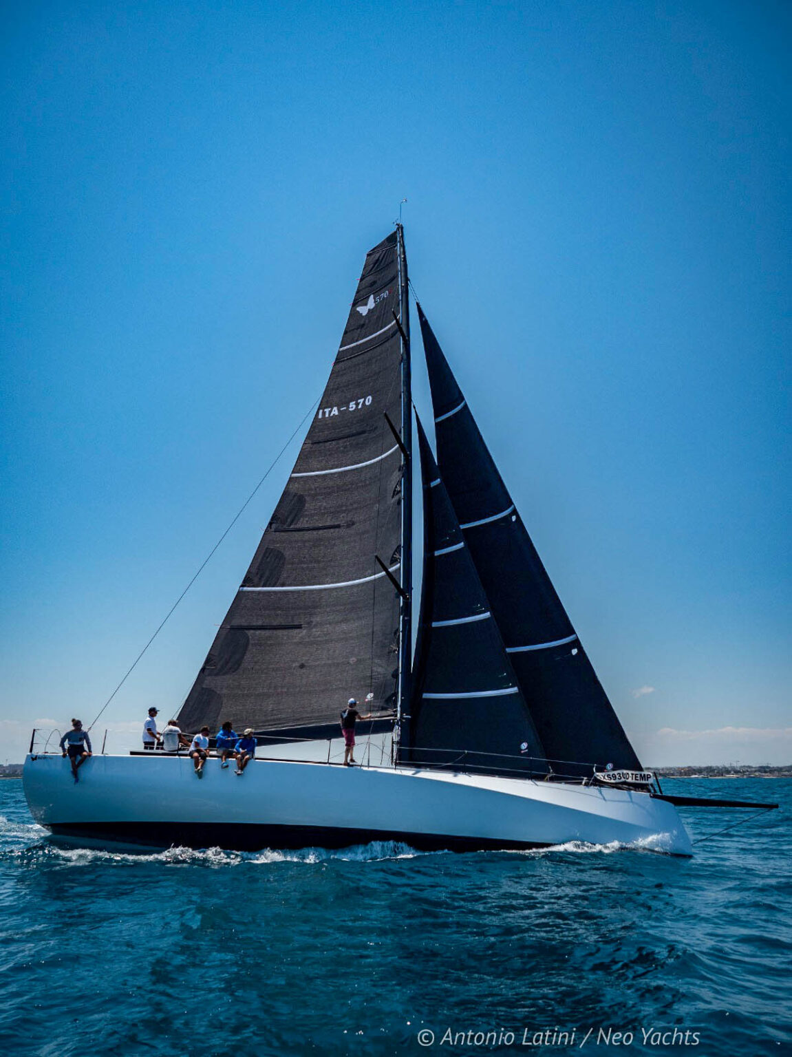 Neo 570c – Neo Yachts & Composites