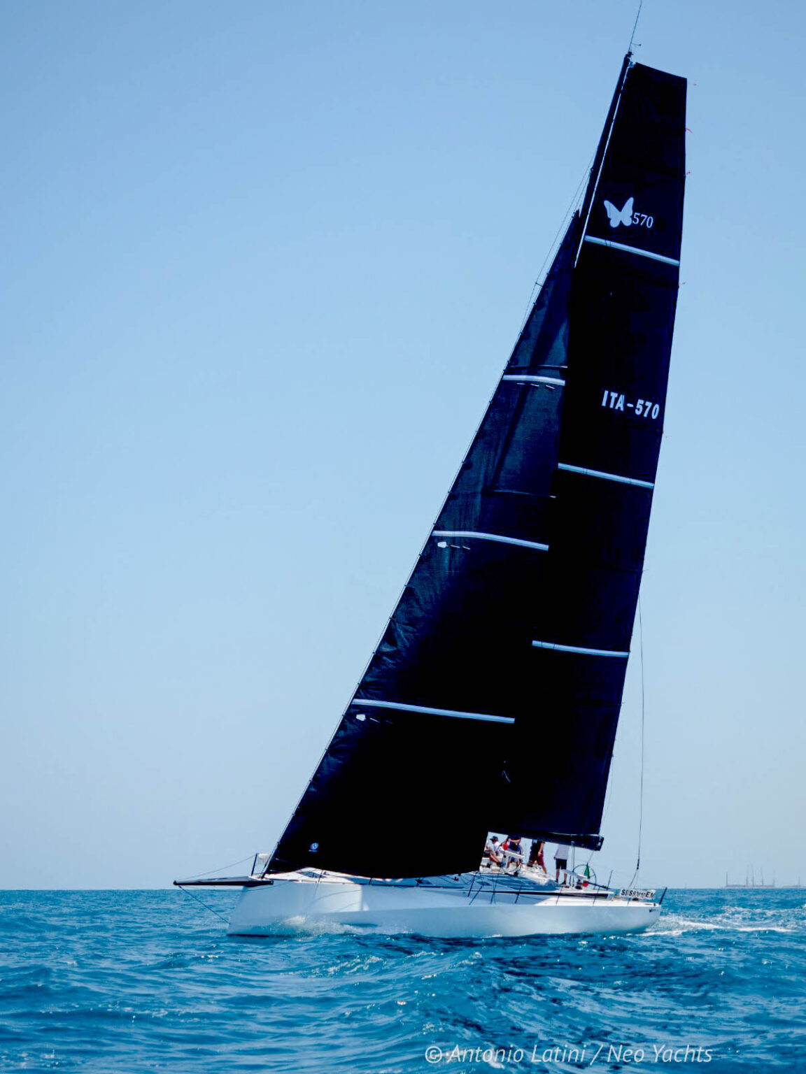 Neo 570c – Neo Yachts & Composites