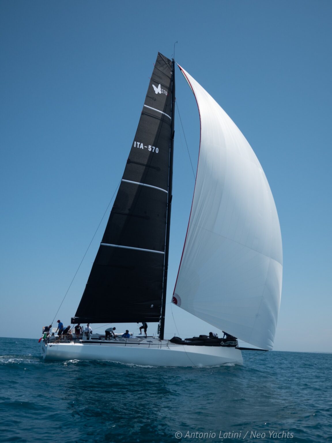 Neo 570c – Neo Yachts & Composites